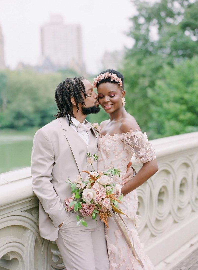 5 Fun Ideas to Share Your Love Story on a Wedding Website