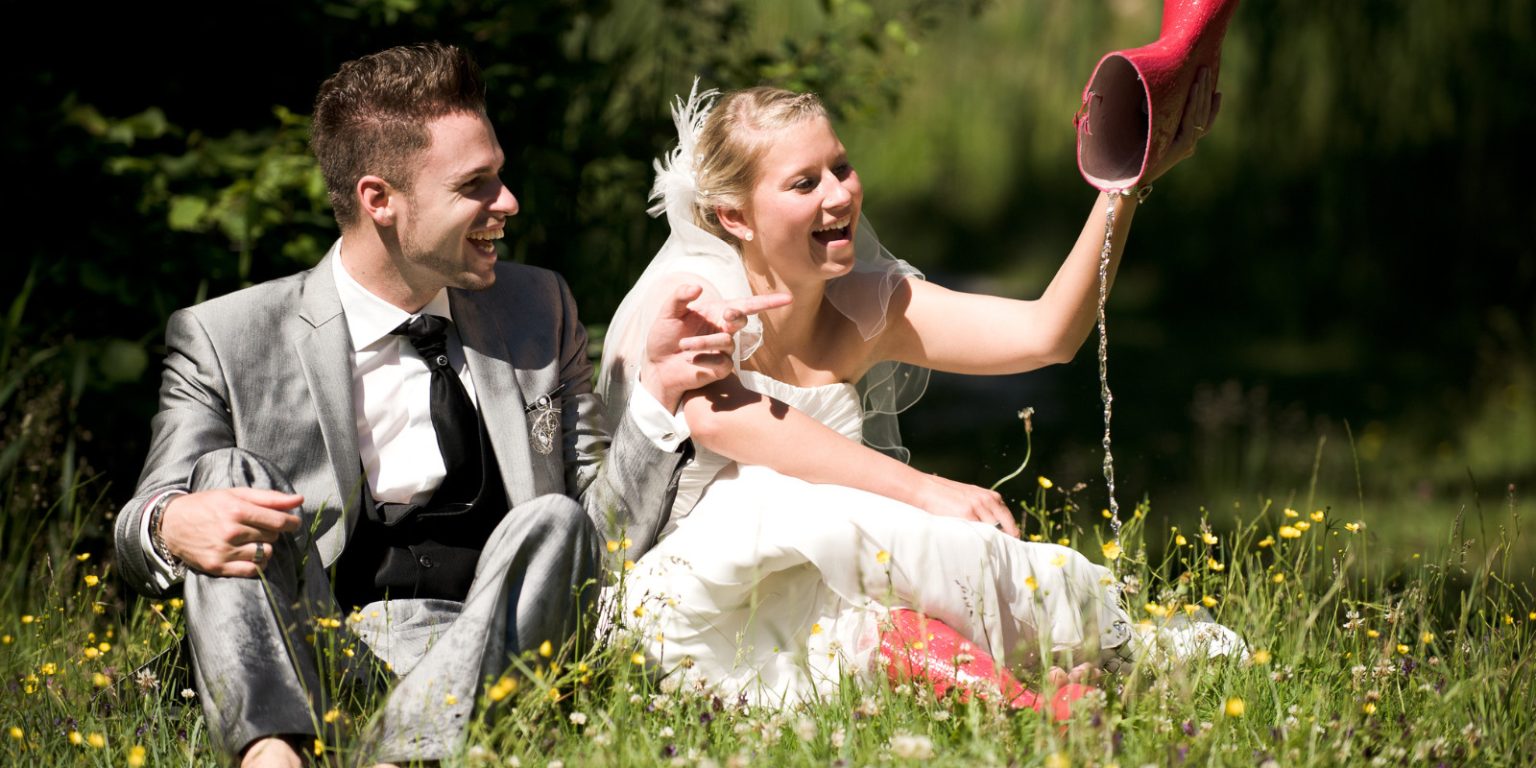 10 Wedding Planning Tasks You Can and Should Delegate