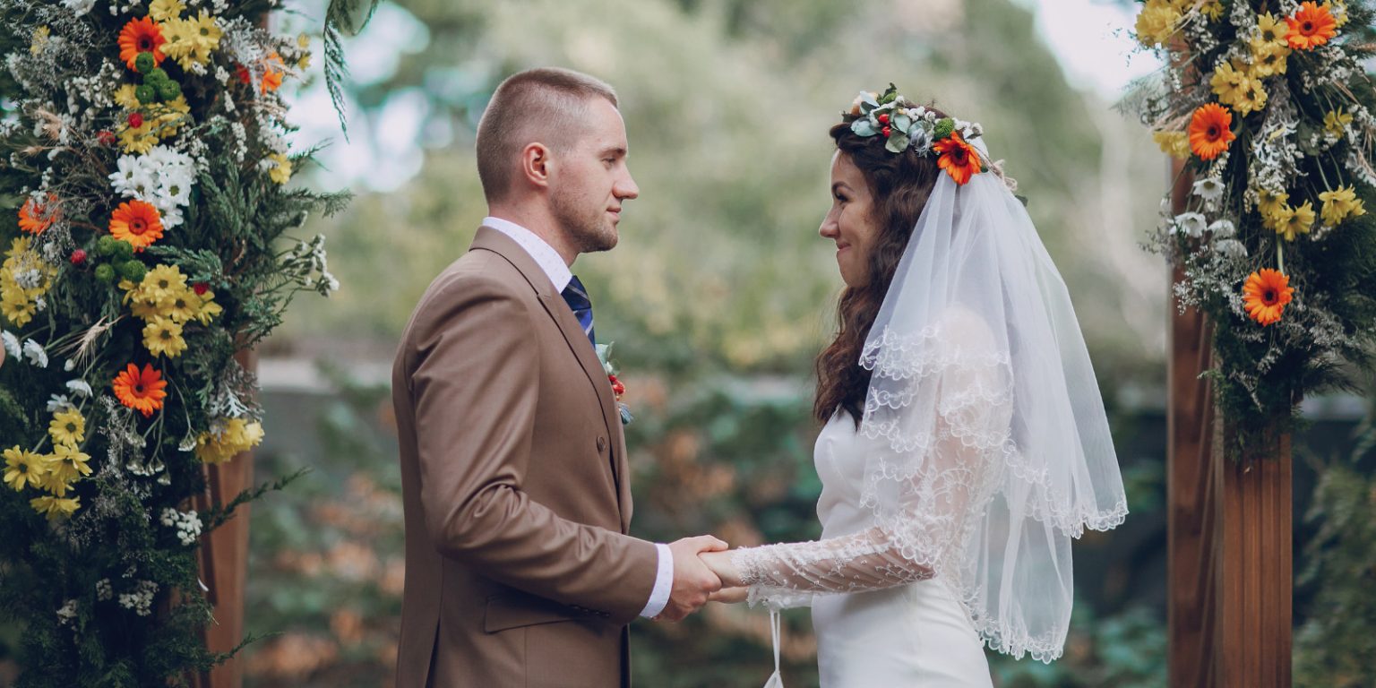 12 Essential Wedding FAQs to Answer on Your Wedding Website